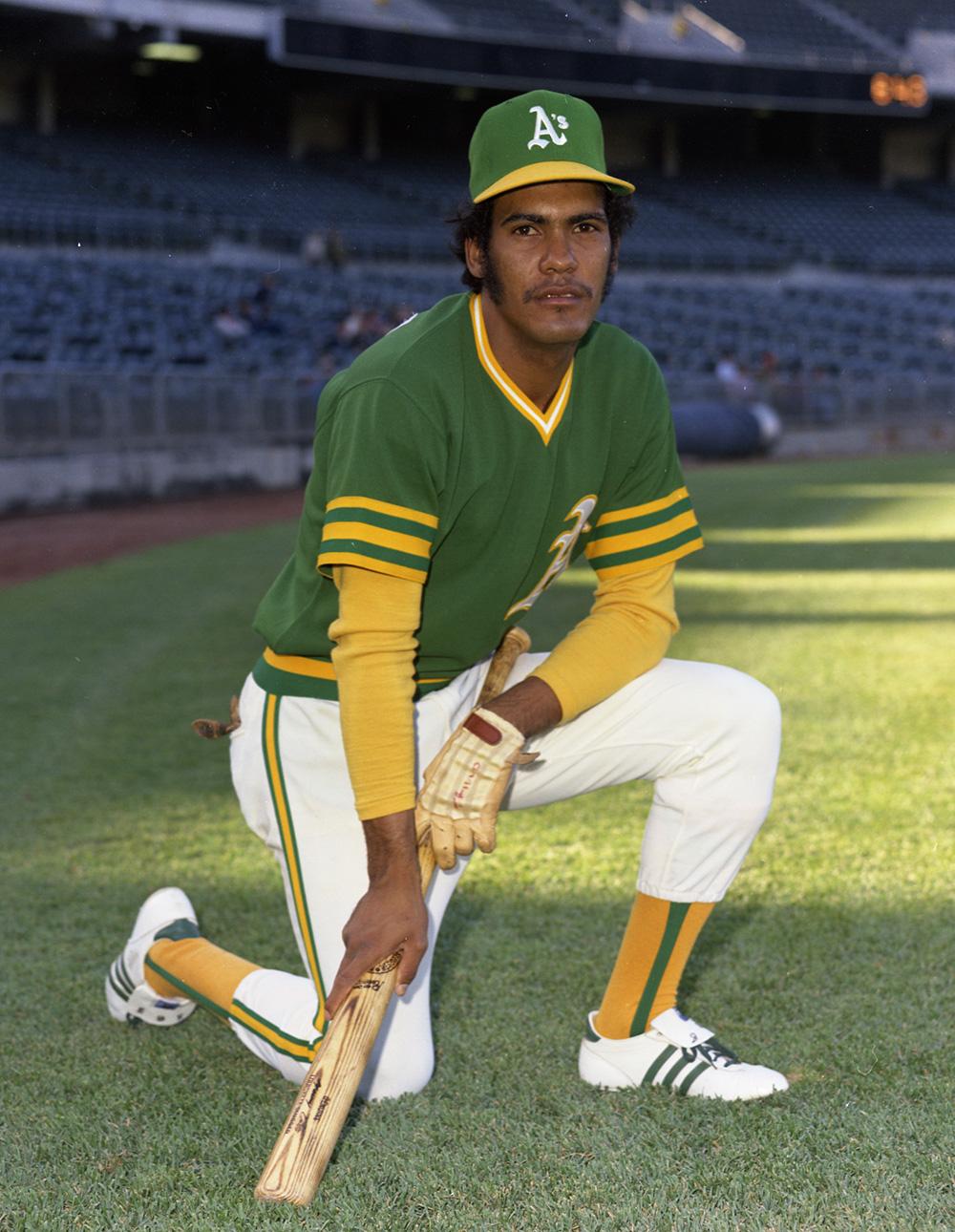 #CardCorner: 1984 Topps Manny Trillo | Baseball Hall of Fame